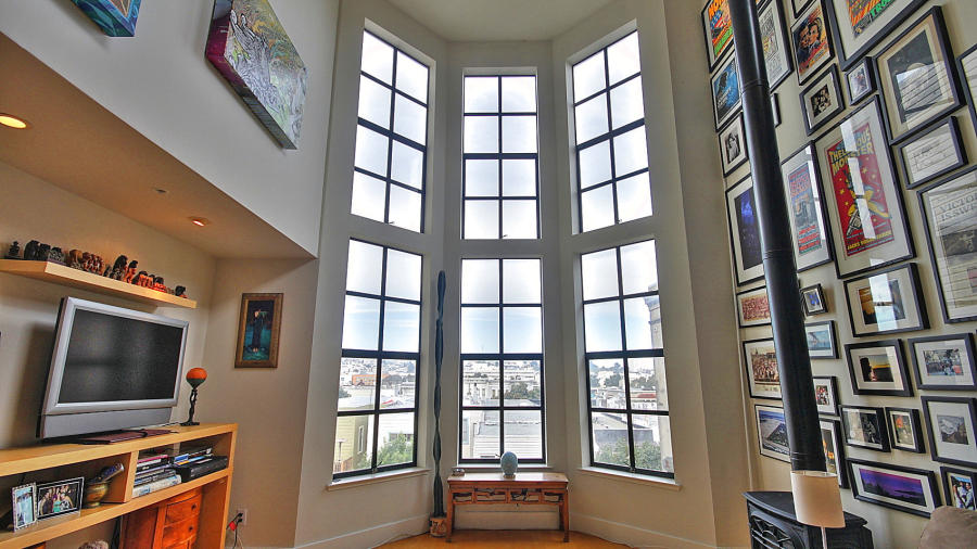 17' High Ceilings - Panda's House