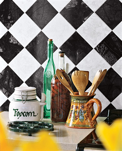 English Diamond Pattern Kitchen Design - Panda's House