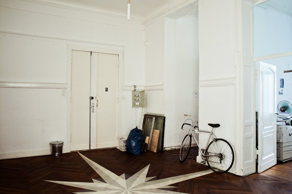 Minimal Masculine Design - Panda's House