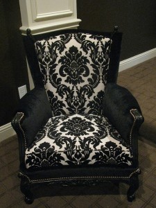 vintage-glam-damask-armchair - Panda's House
